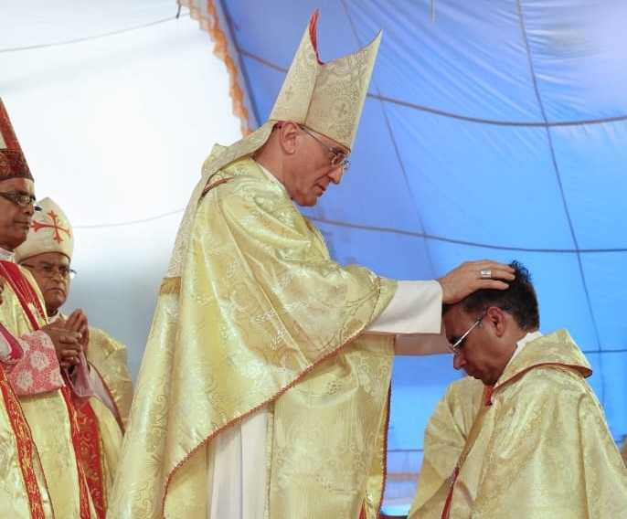Fr. Wilfred Gregory Moras Ordained as Coadjutor Bishop of Jhansi ...
