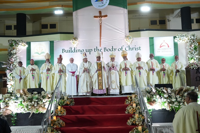 A Joyous Thanksgiving and Welcoming Eucharist for Archbishop John ...